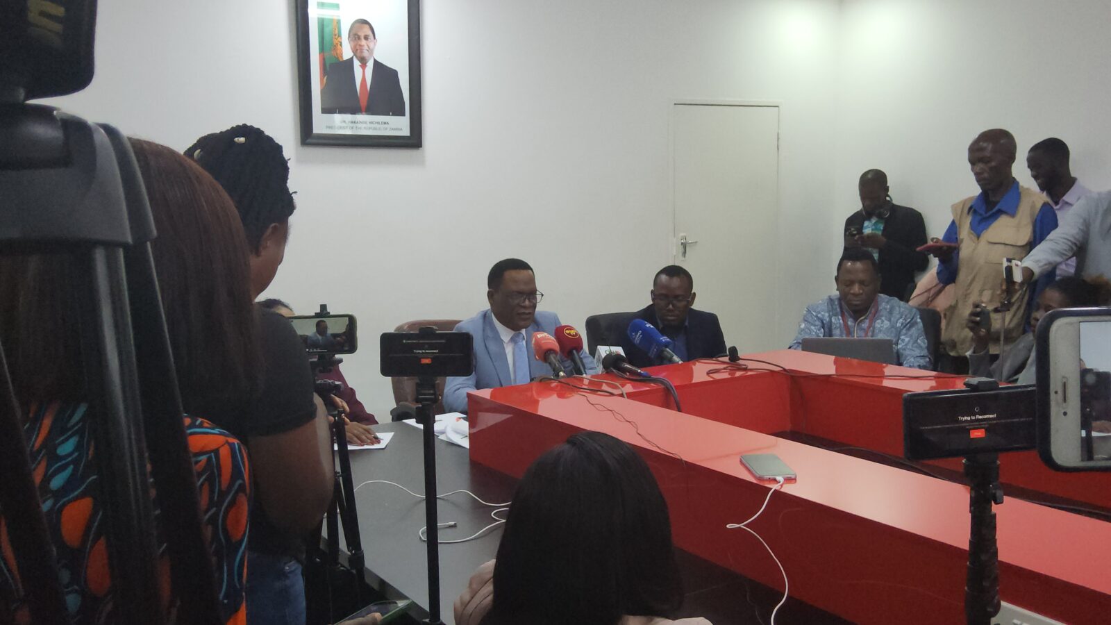 ZESCO unveils plans to implement presidential solar initiative, targets ...