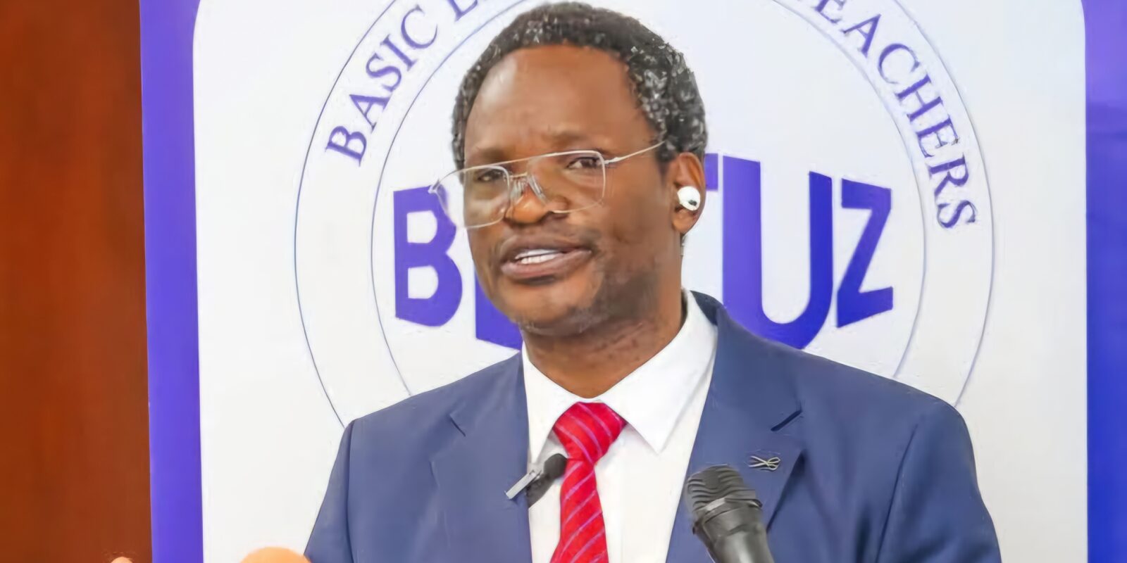 Teachers union denies meeting with Socialist Party, blames fake social ...