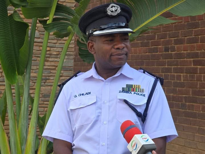 Police launch manhunt after officer murdered, 14 suspects escape in ...