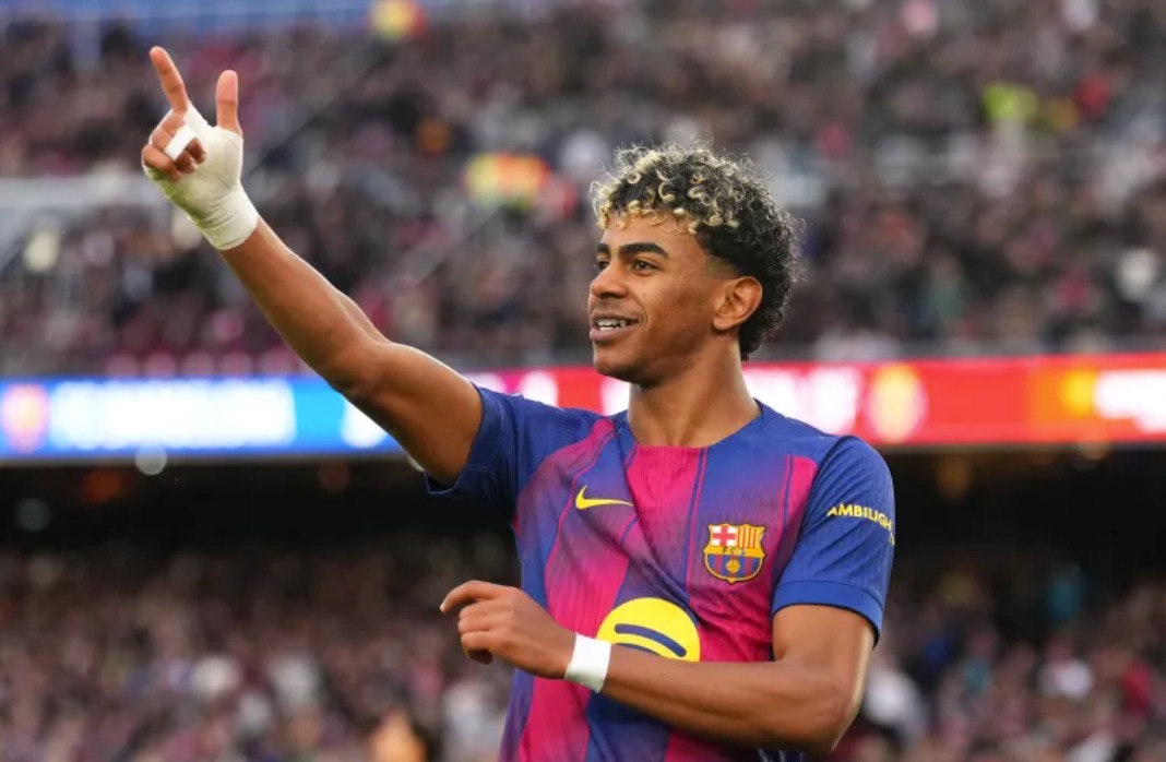 Yamal hat-trick keeps Barça top of La Liga, as Villarreal fall 1-4 ...